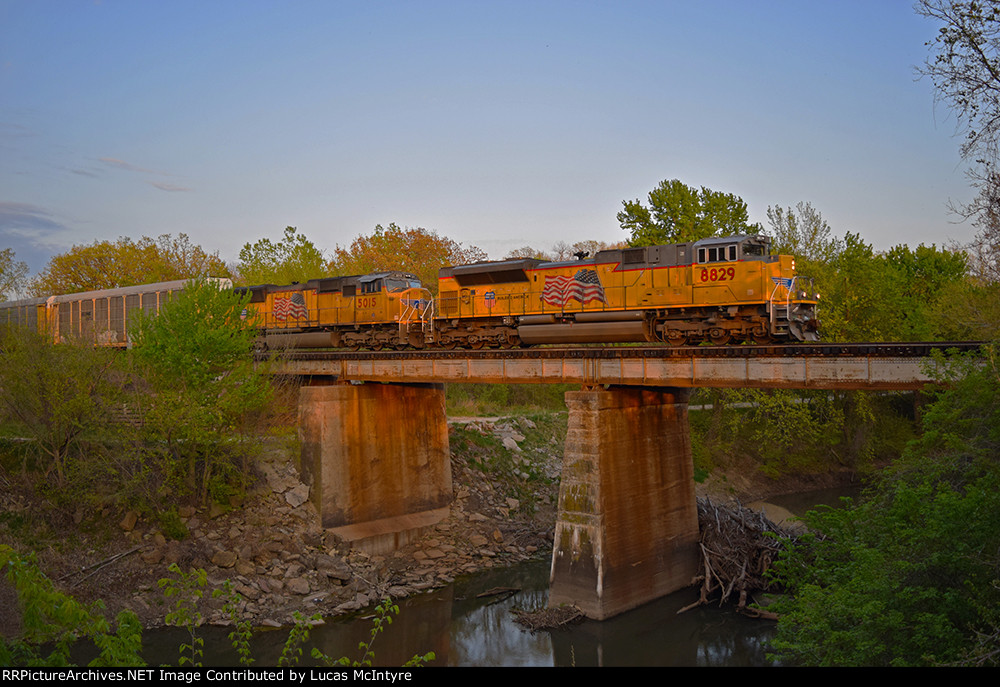 UP 8829 westbound UP loaded autorack train